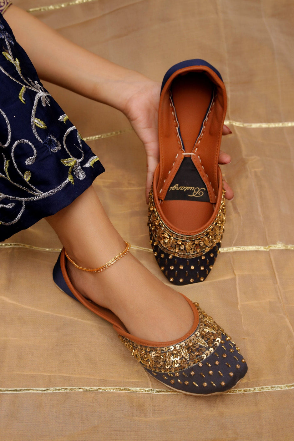 Buy Fancy Khussa for Women Online - Bustangi