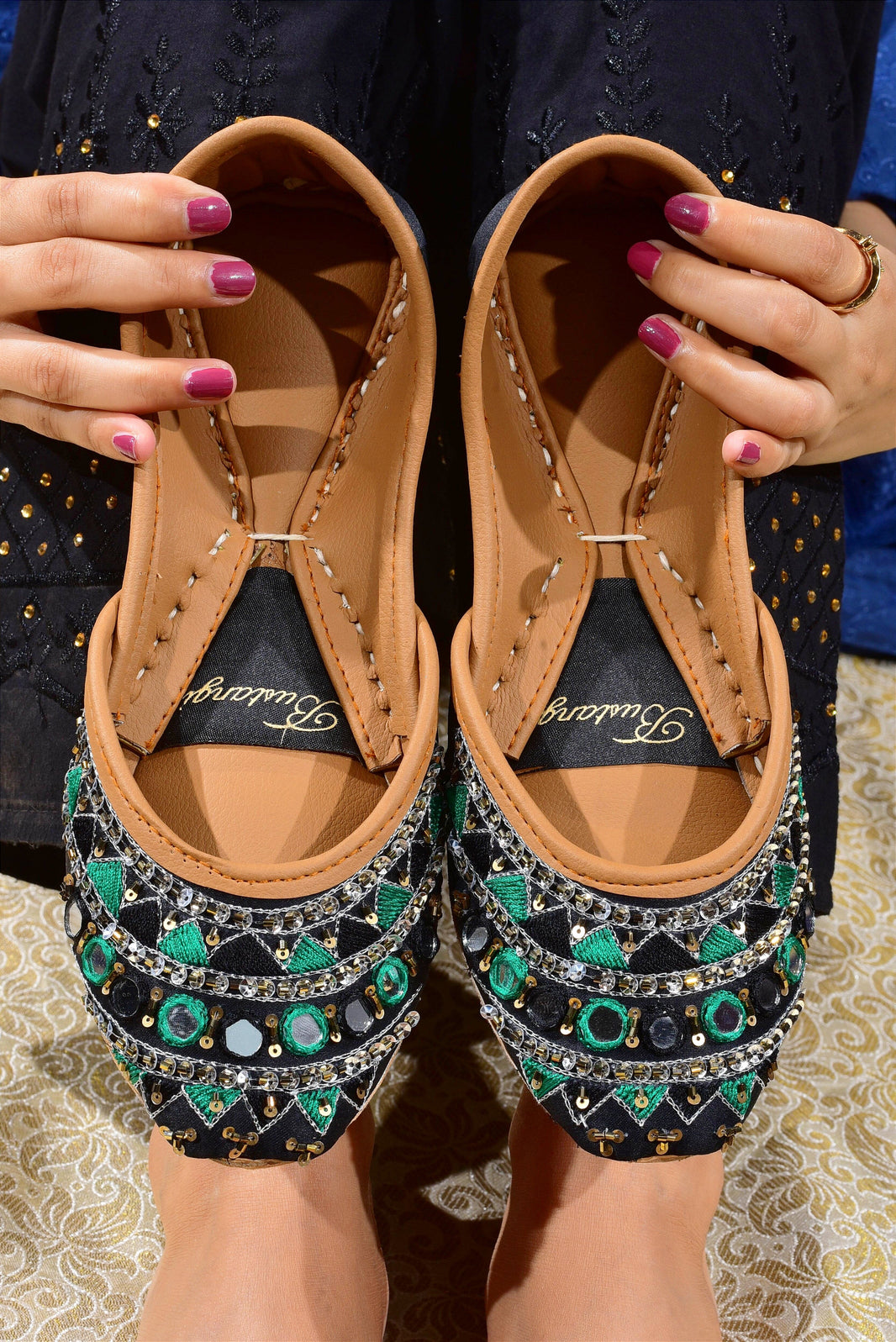 Buy Fancy Khussa for Women Online - Bustangi