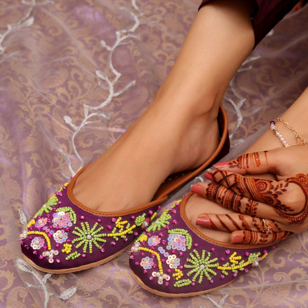 Buy Fancy Khussa for Women Online - Bustangi