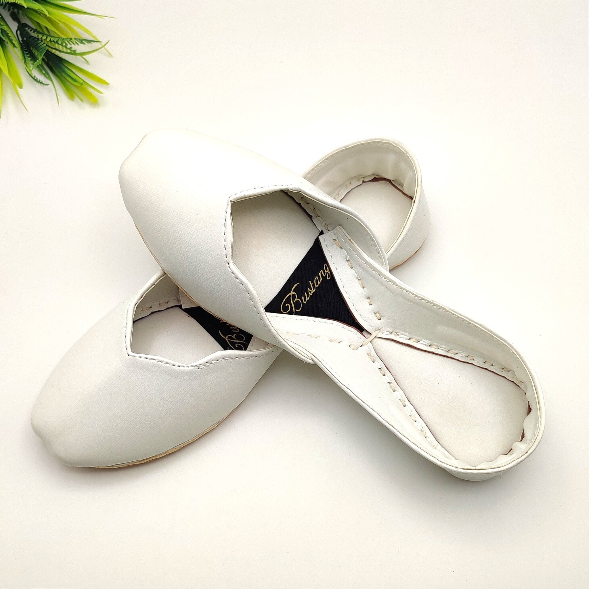 Bustangi | Handmade Ladies Khussa & Kolhapuri Shoes